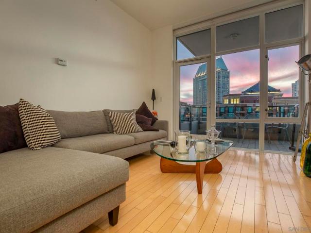550 Front St 907