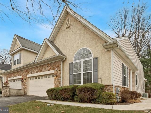 550 Hodgson Cir, West Grove, PA 19390