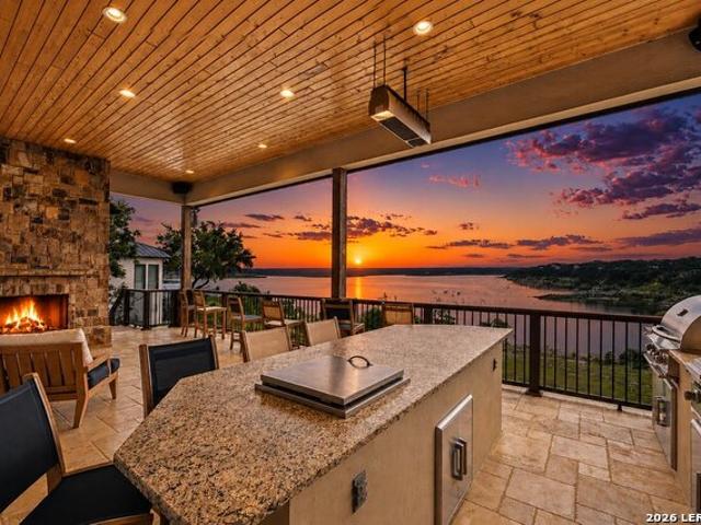 550 Oak Shores Dr