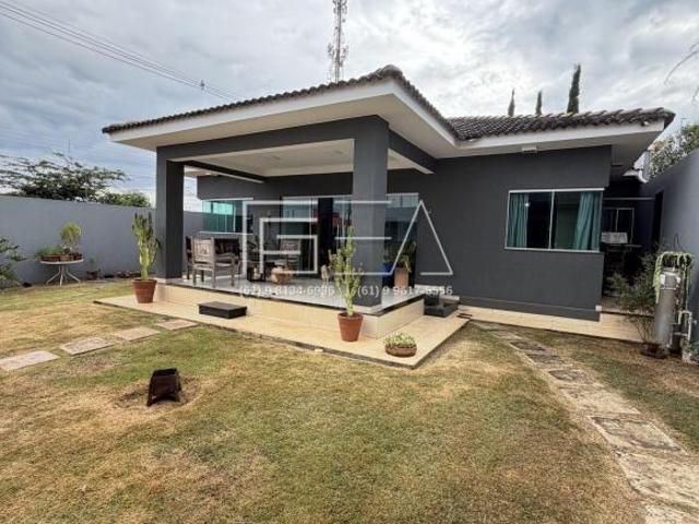 550 M² DE TERRENO, 300 M² DE ÁREA CONSTRUÍDA, SUÍTE MASTER E PISCINA AQUECIDA