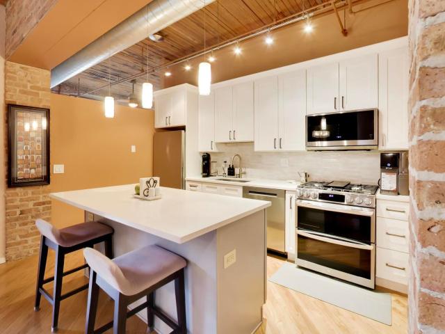 550 N Kingsbury Street # 520