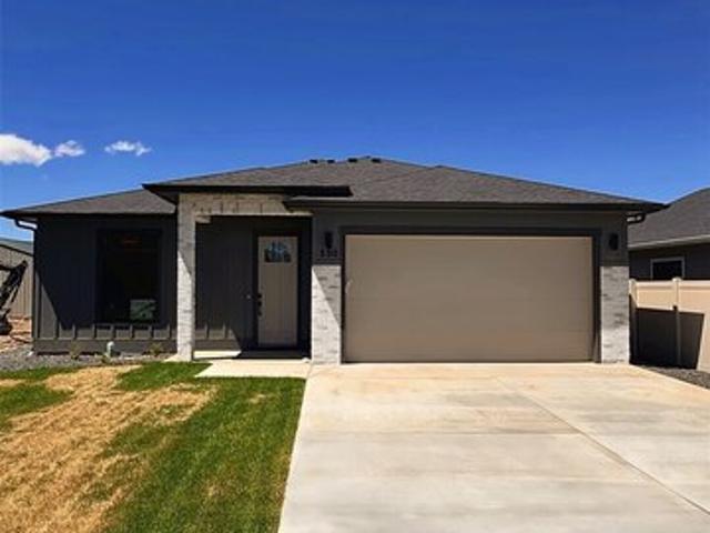 550 S Oasis Loop, East Wenatchee, WA 98802