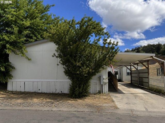 550 S State St Unit 138, Sutherlin, OR 97479