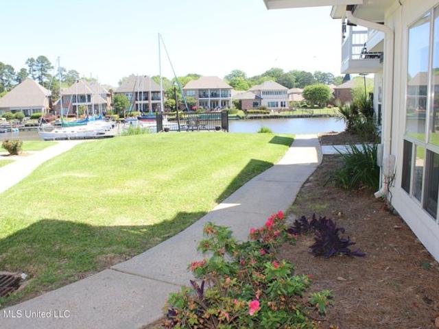 550 Post Rd Unit 1002, Ridgeland, MS 39157