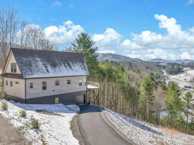 550 Ridgeview Drive