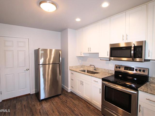550 W 9th Street # Apt 1