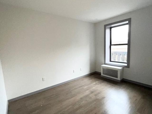 550 w 157 st 2 rooms available in new duplex apart