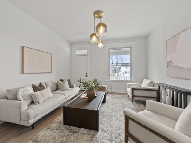 550 W Town Street
