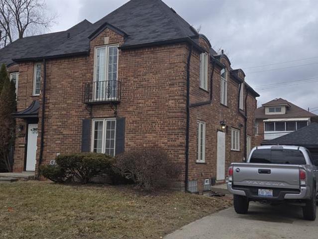 550 W Grixdale
