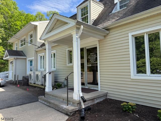 550 W Main St