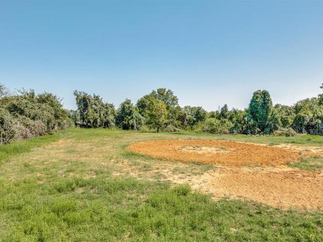 550 W Oakdale Rd, Grand Prairie, TX 75050 | MLS #21199