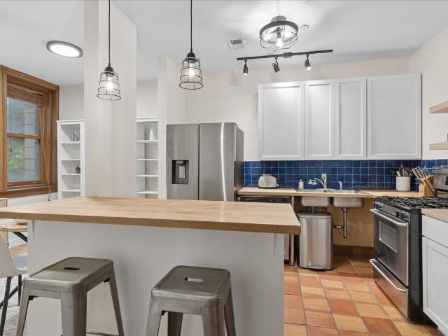 550 W SURF Street # 104