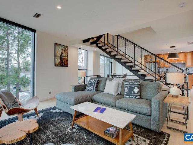 550 Water St # 201