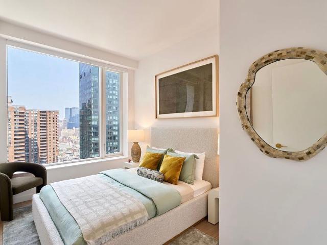 550 Tenth Avenue, New York, NY