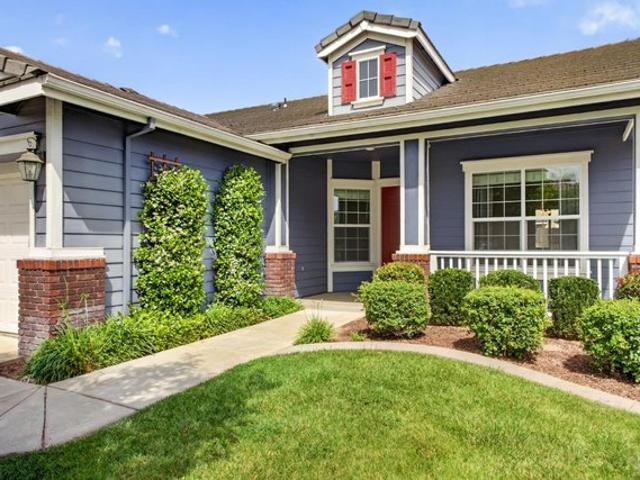 5514 Saxon Way, Riverbank, CA 95367