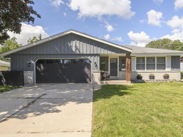 5515 N Shasta Dr, Glendale, WI 53209
