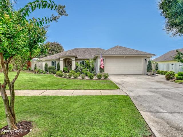 5515 Oak Hollow Dr, Titusville, FL 32780