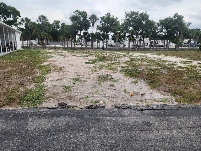 5515 Denmark Dr, Bradenton, FL 34207