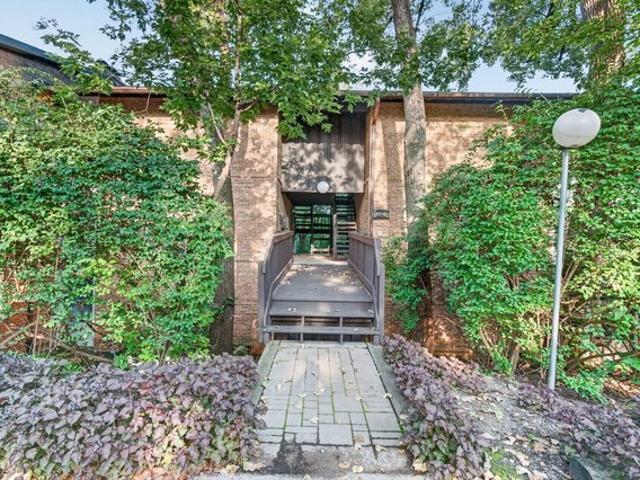 5515 E Lake Dr Unit 93F, Lisle, IL 60532