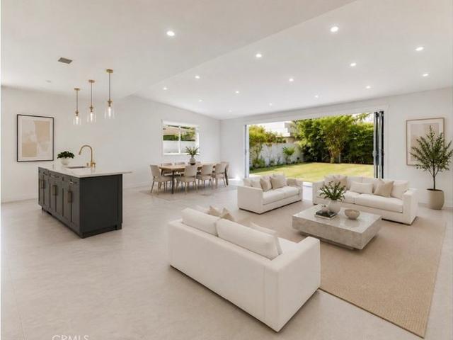 5515 Hermitage Ave, Valley Village, CA 91607
