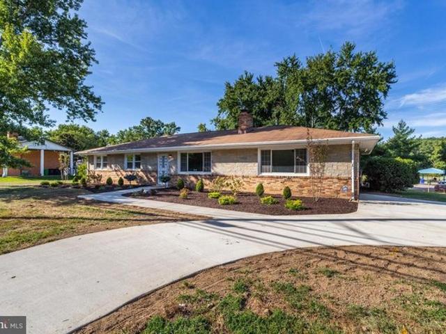 5515 Temple Hill Rd, Temple Hills, MD 20748