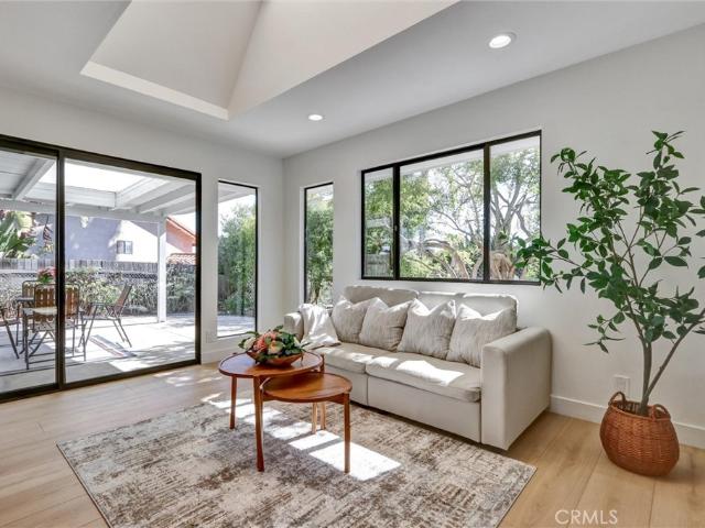 5515 Thunderbird Ln, La Jolla, CA 92037 | MLS #PW25247 | Compass