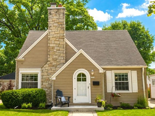 5516 N Kent Ave, Whitefish Bay, WI 53217