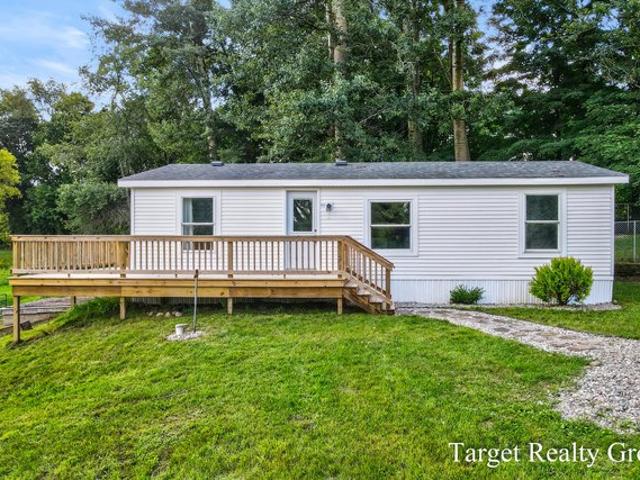 5516 Bartonville Rd, Belding, MI 48809