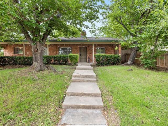 5516 Beaty St, Fort Worth, TX 76112