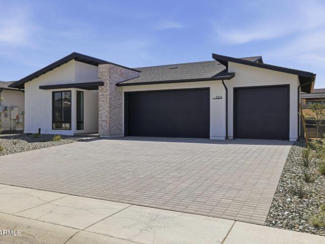 5516 E Edgar Way