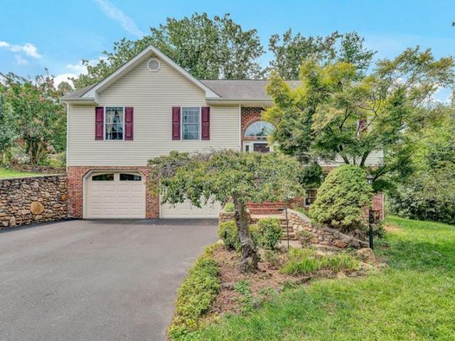5516 Warwood Dr, Roanoke, VA 24018