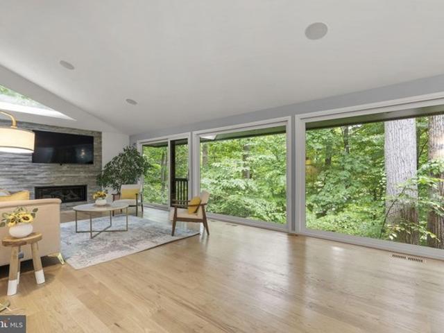 5517 Mohican Rd, Bethesda, MD 20816