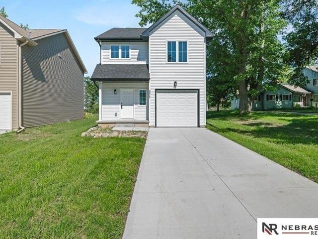 5517 N 52nd St, Omaha, NE 68104
