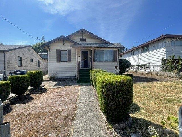 5517 33rd Ave S, Seattle, WA 98118