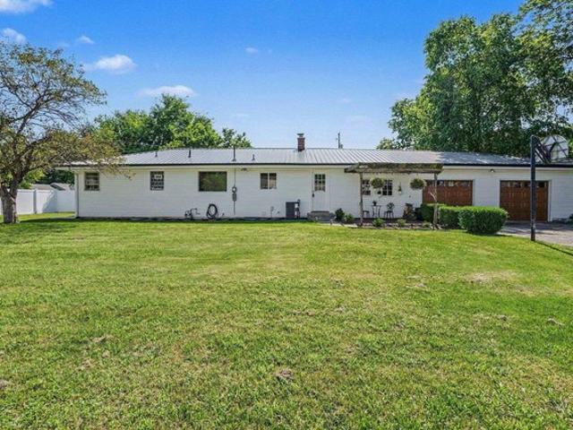 55195 Birch Rd, Osceola, IN 46561
