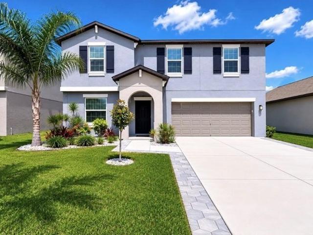 5519 Blue Azure Dr, Wimauma, FL 33598
