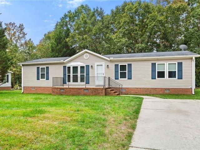 5519 Bridgeway Dr, Greensboro, NC 27406