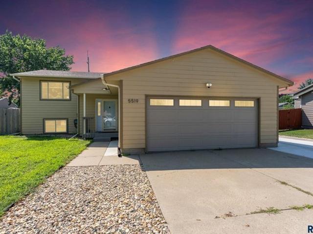5519 W Dardanella Rd, Sioux Falls, SD 57106
