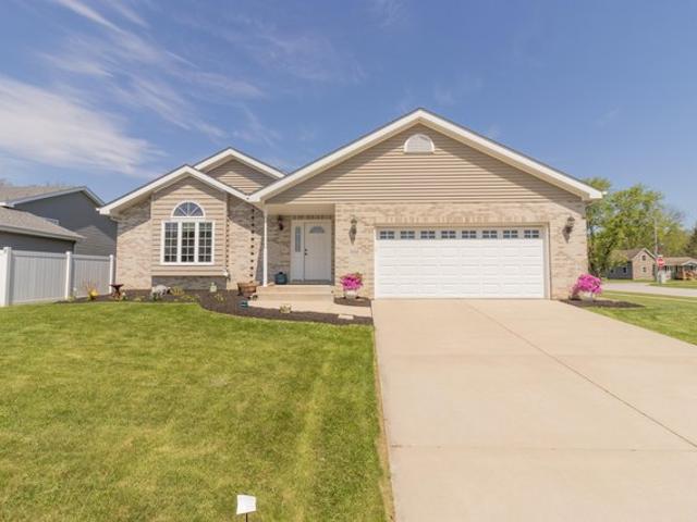 5510 Malibu Dr, Lowell, IN 46356