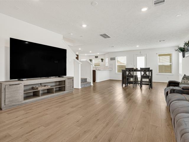 5510 Blackbird Lane