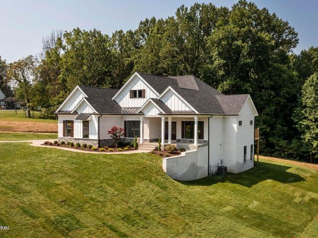 5510 Farmhouse Dr, Crestwood, KY