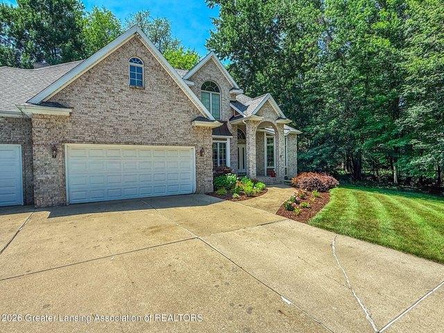 5510 White Ash Ln, Haslett, MI 48840