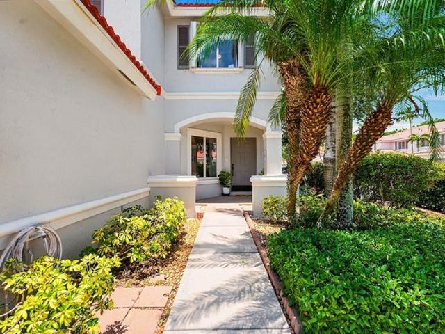 5511 Crossing Rocks Ct, Riviera Beach, FL 33407