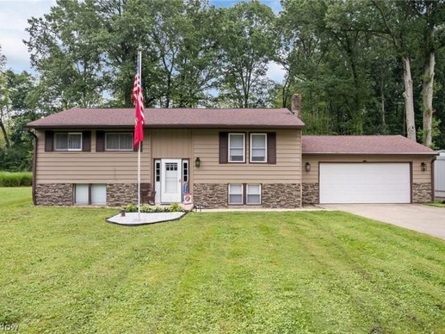 5511 Donner Dr, New Franklin, OH 44216
