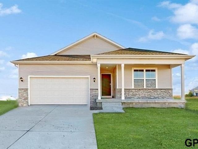 5511 Fenwick St, Bellevue, NE 68133