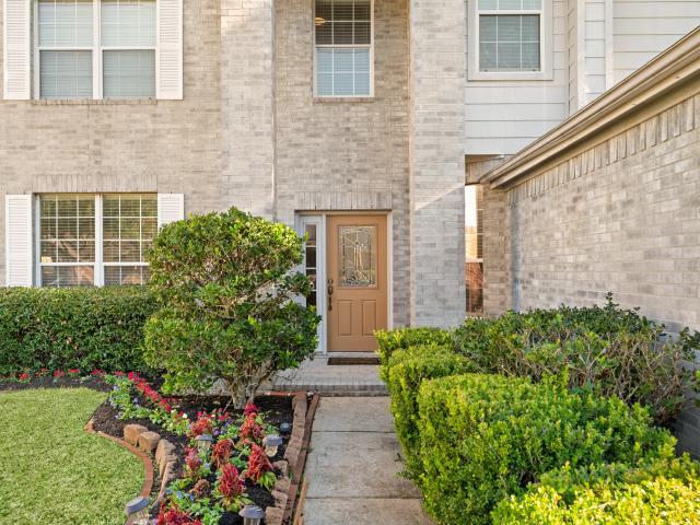 5511 Gable Meadows Dr, Sugar Land, TX 77479 | MLS #21465 | Compass