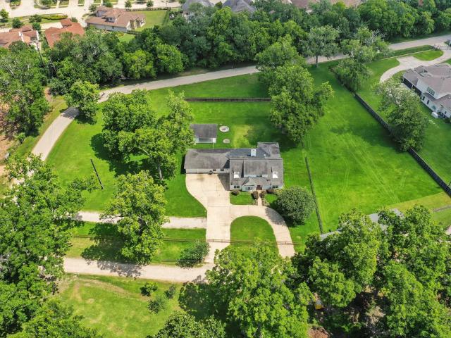 5511 Greentree Drive