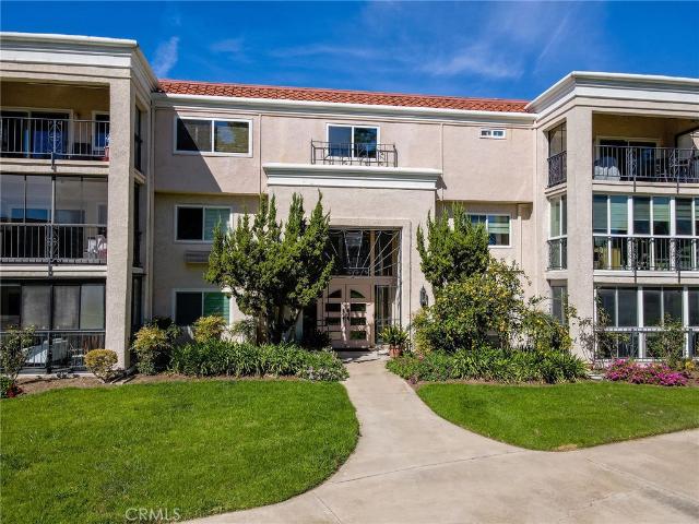 5511 Paseo Del Lago W, Unit 1C, Laguna Woods, CA 92637 | MLS #LG26059 | Compass