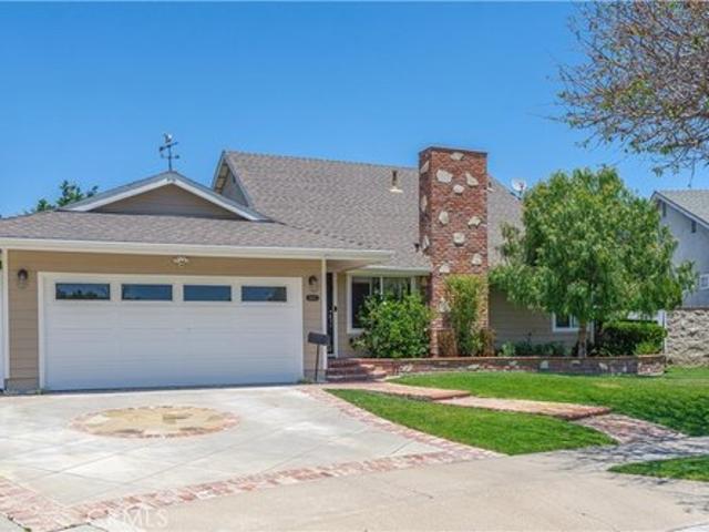 5511 Wendy Cir, Huntington Beach, CA 92649