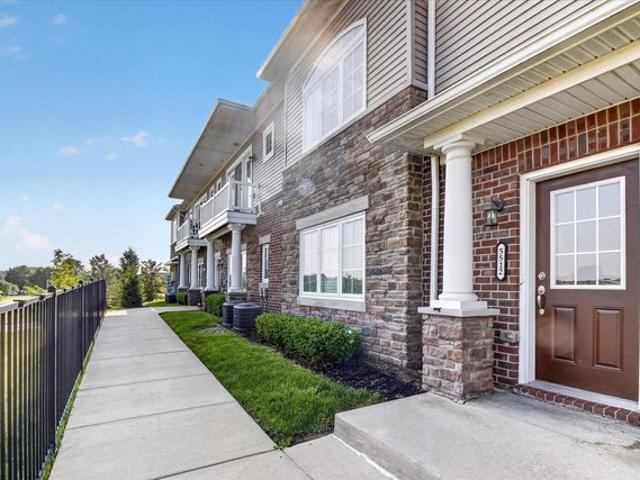 5512 Arbor Chase Dr, Ann Arbor, MI 48103